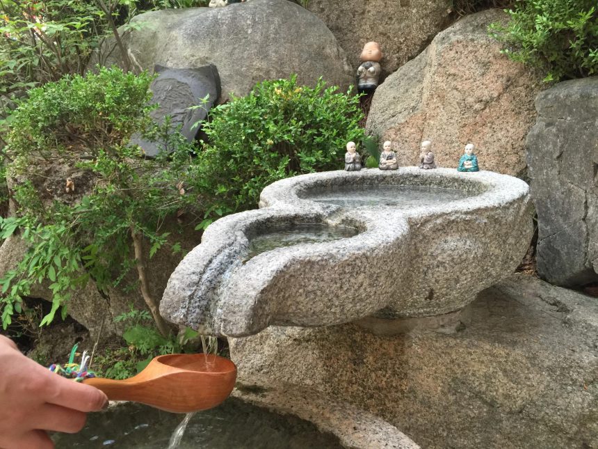 How to Use Natural Stone to Create At-Home Water Features - UP STONE