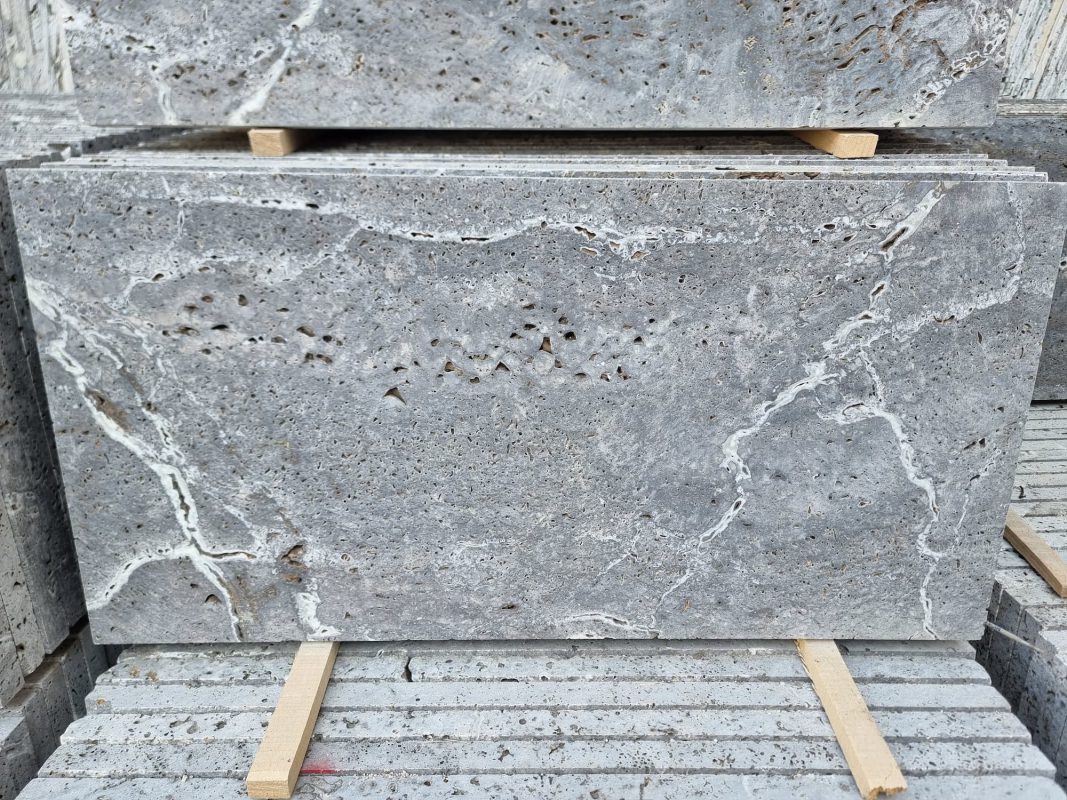 The different colors and patterns of silver travertine - UP STONE