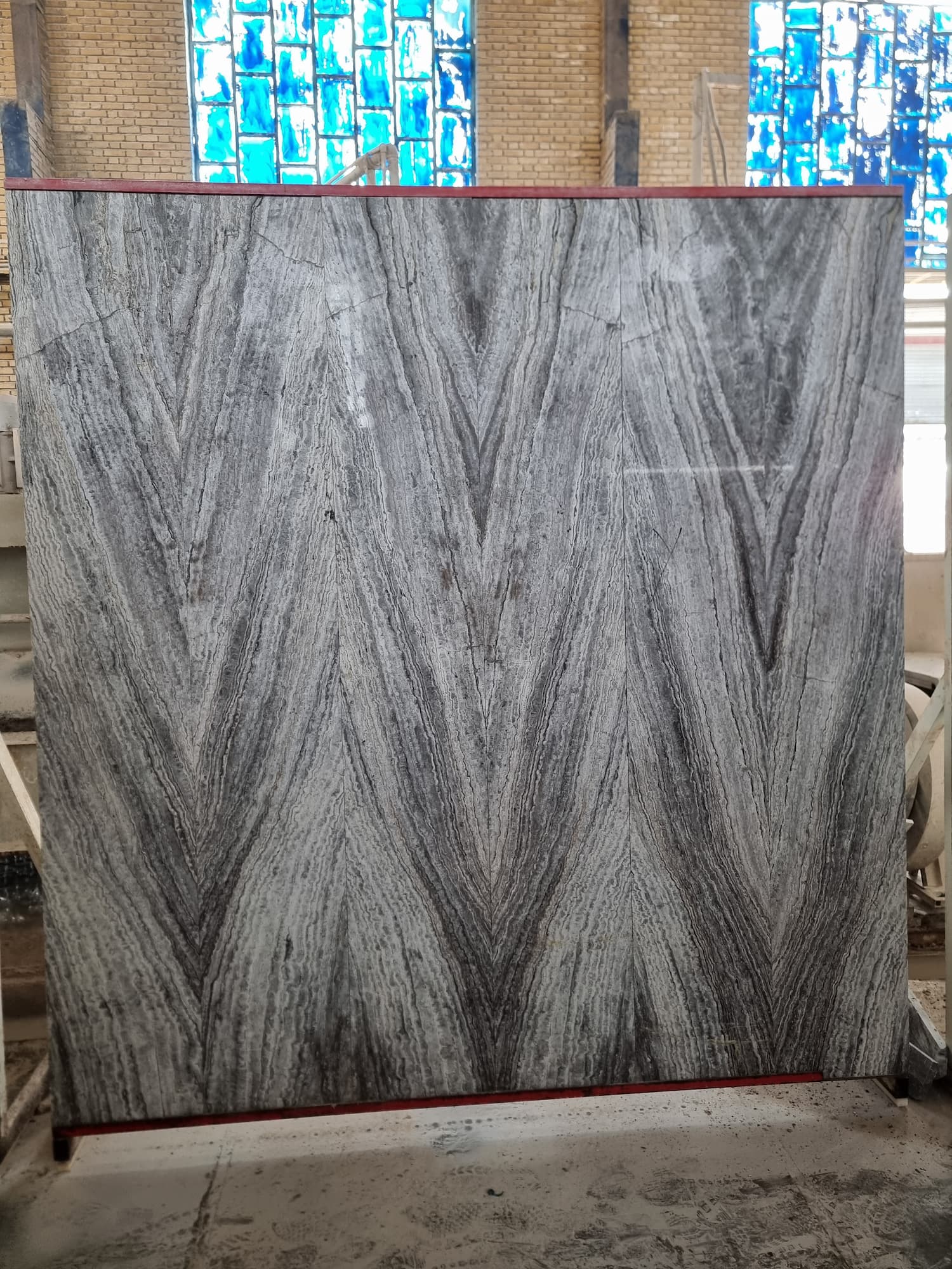 The different colors and patterns of silver travertine - UP STONE