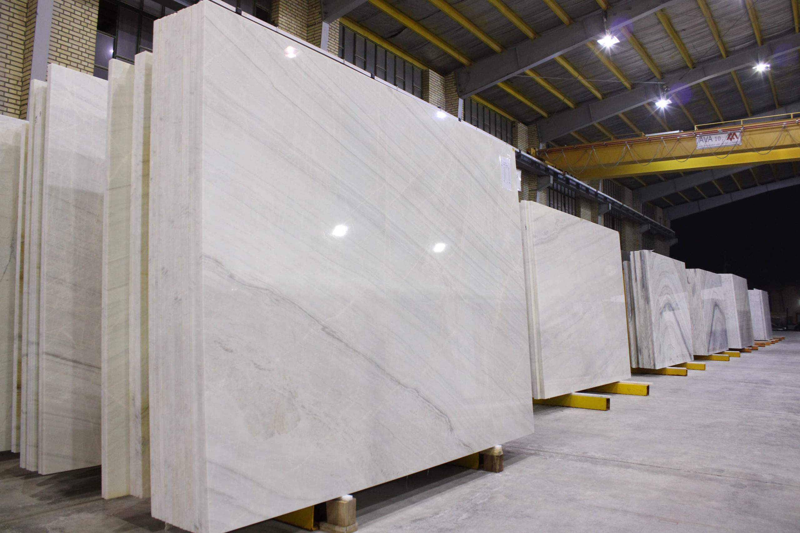 Do white marble stones discolor? - UP STONE