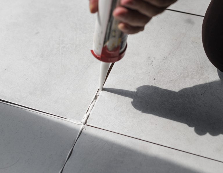 what color grout for silver travertine tiles? - UP STONE