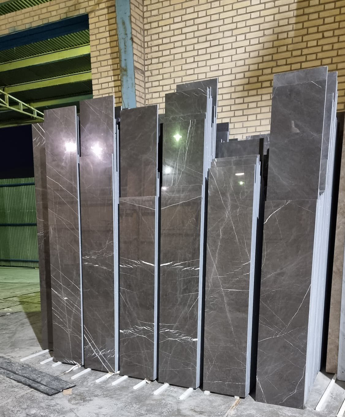 What are the colors of Pietra grey marble? - UP STONE